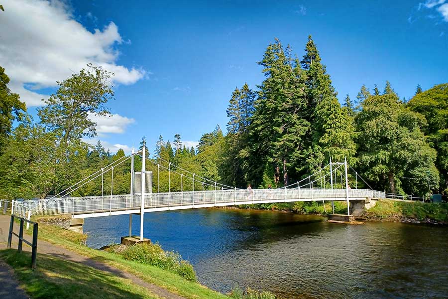 Inverness, Scotland: Castles, Hotels and Things To Do